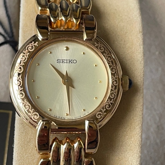 Seiko | Accessories | Seiko Lady Battery Water Resistant Stainless ...
